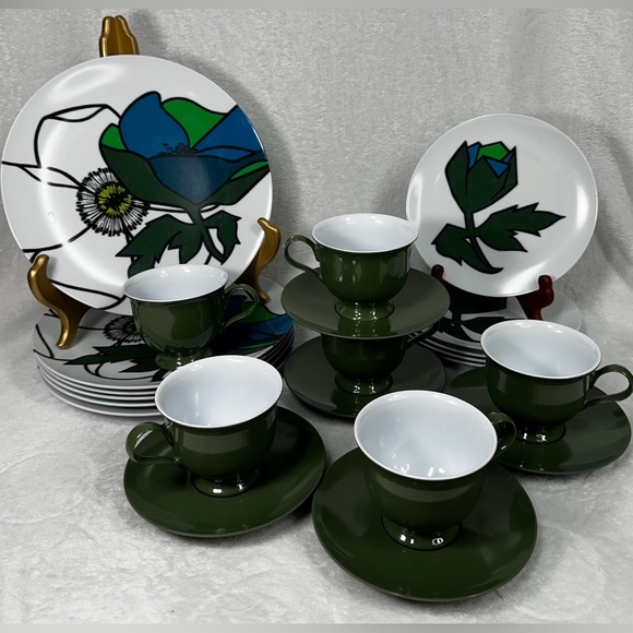 Fitz and Floyd | Dining | Fitz Floyd The Plastic Potters Hunter Green Blue Rose Floral 2pc ...